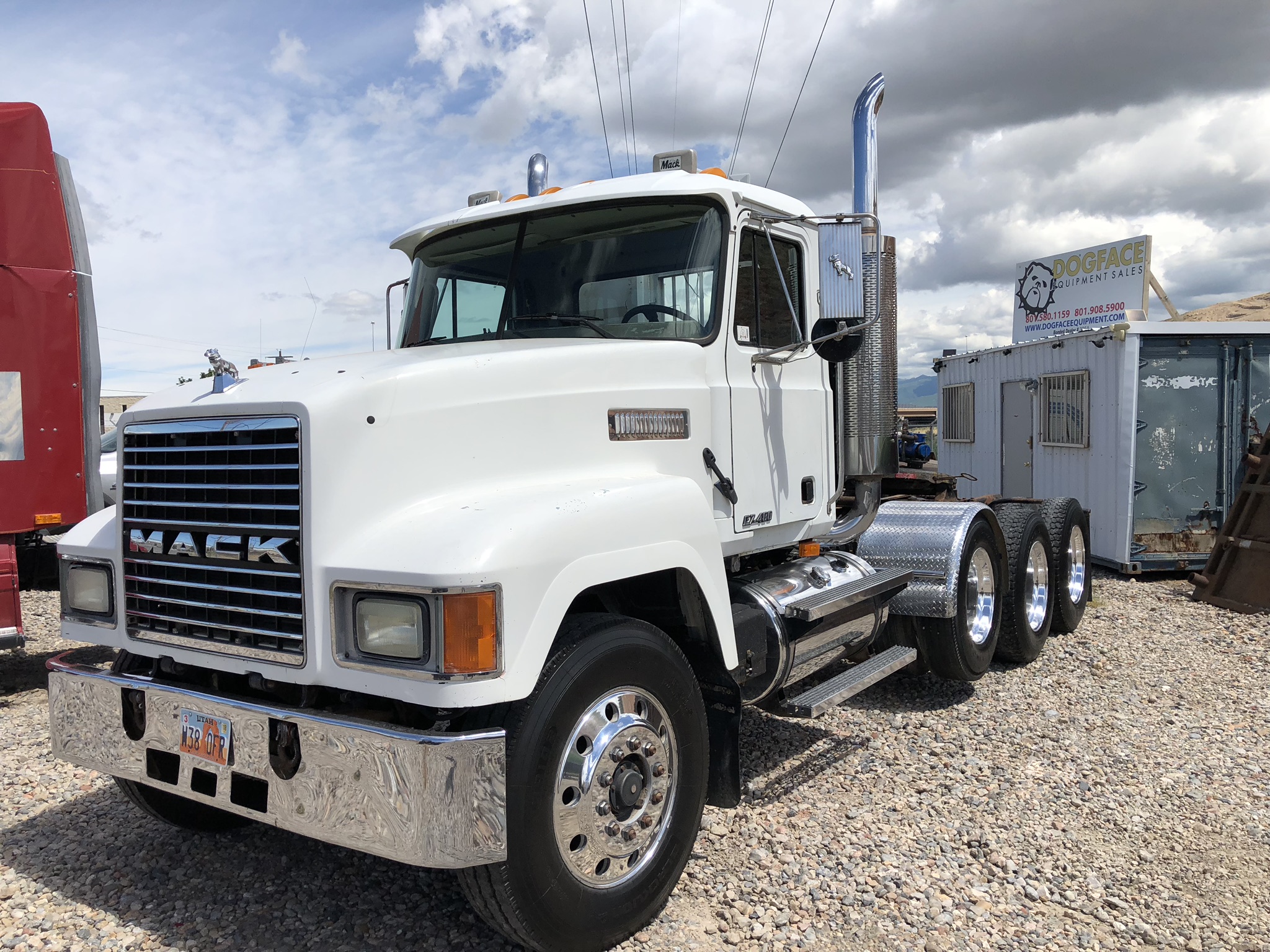 CH 600 DAY CAB - Dogface Heavy Equipment Sales