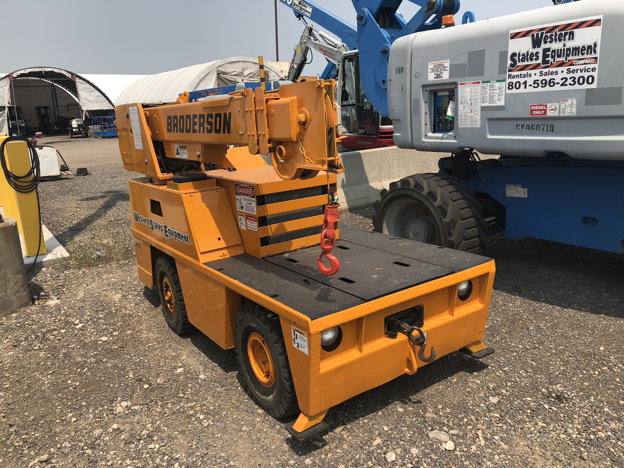 IC-20-1G MINI 5,000 POUND CRANE - Dogface Heavy Equipment Sales