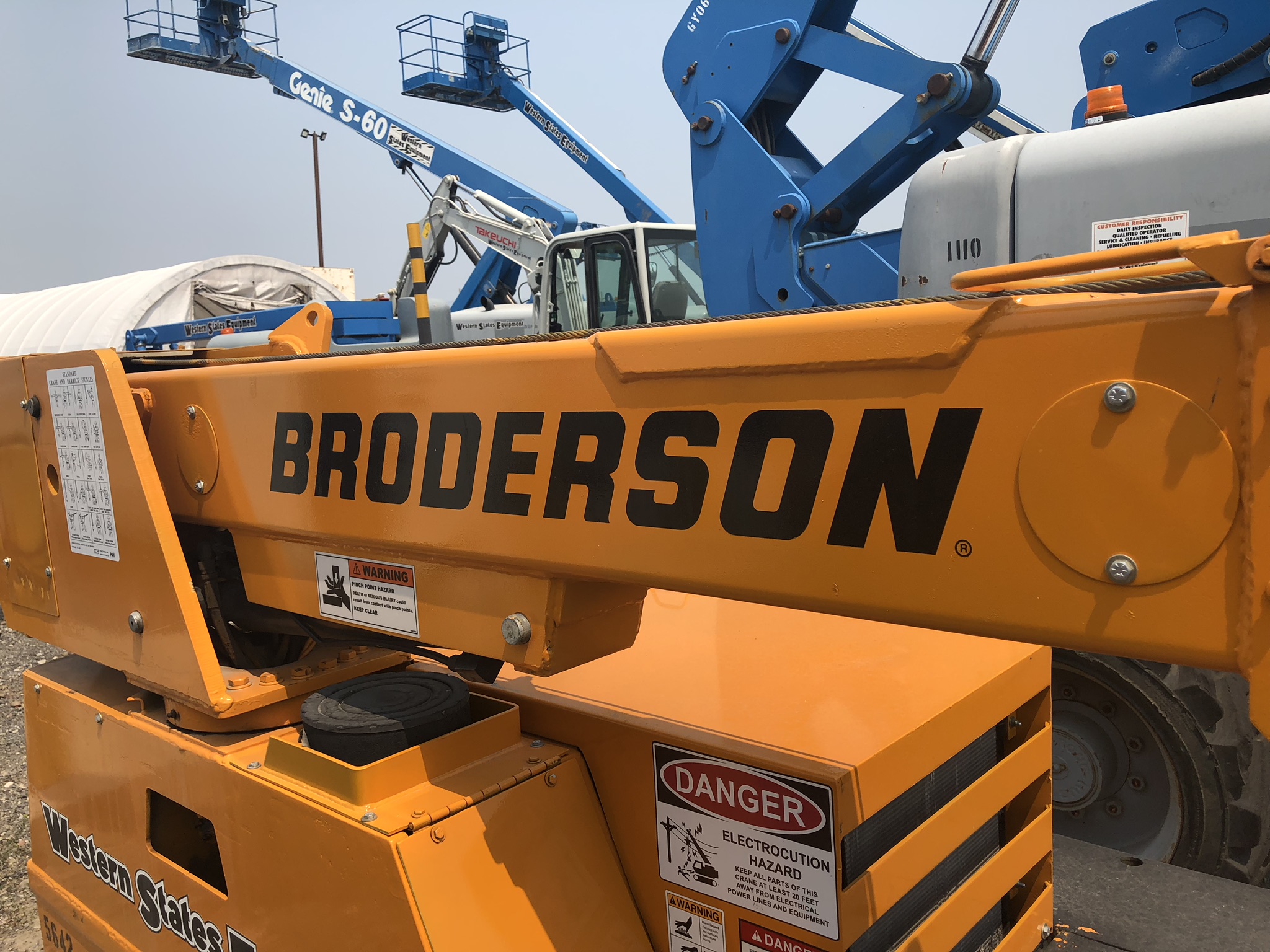 IC-20-1G MINI 5,000 POUND CRANE - Dogface Heavy Equipment Sales