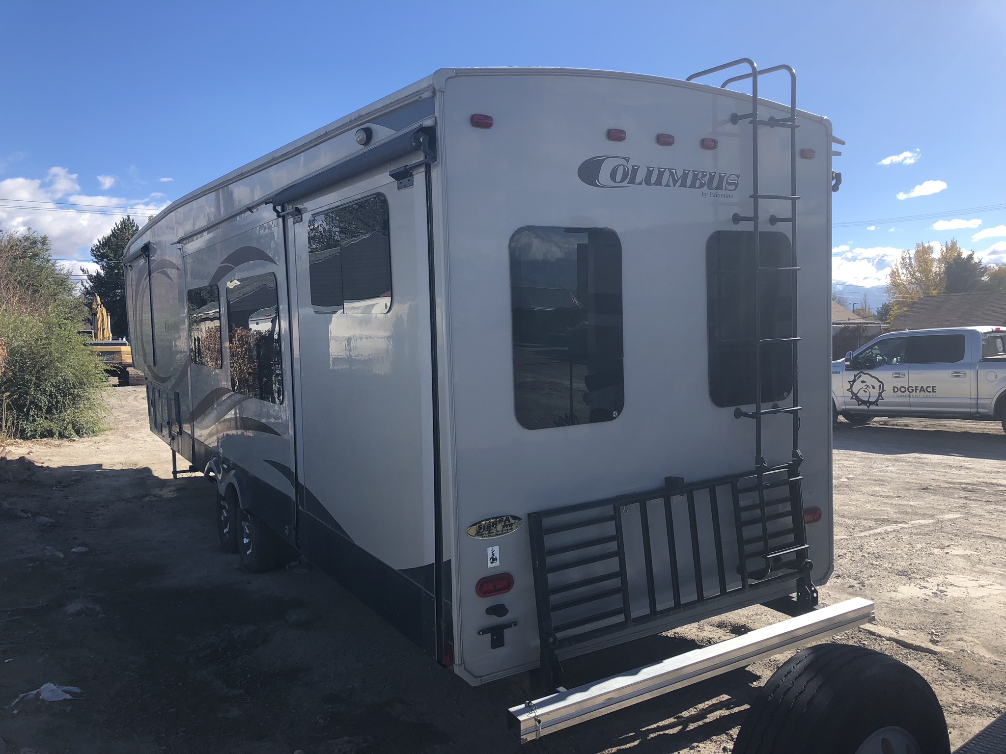 38' Camper Trailer - Dogface Heavy Equipment Sales : Dogface Heavy ...
