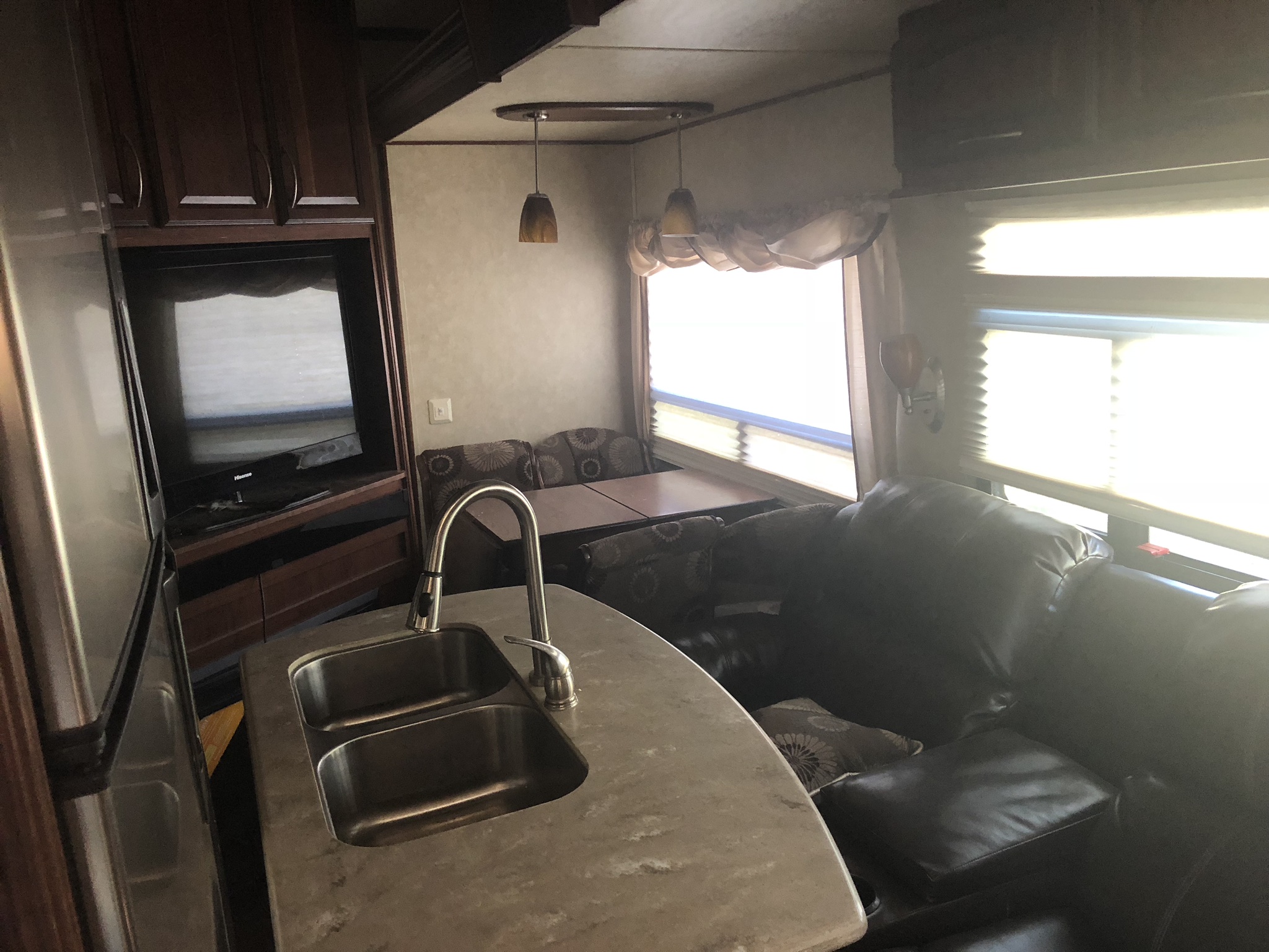38' Camper Trailer - Dogface Heavy Equipment Sales : Dogface Heavy ...