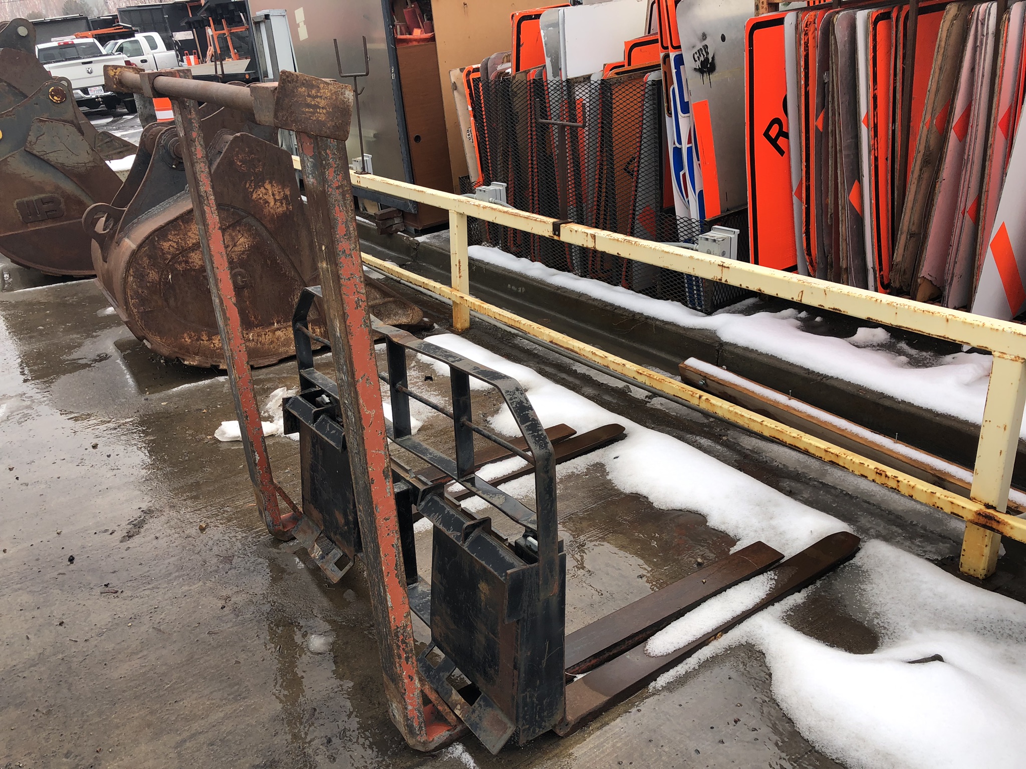 48" PORTABLE PIN ON LOADER FORKS - Dogface Heavy Equipment Sales