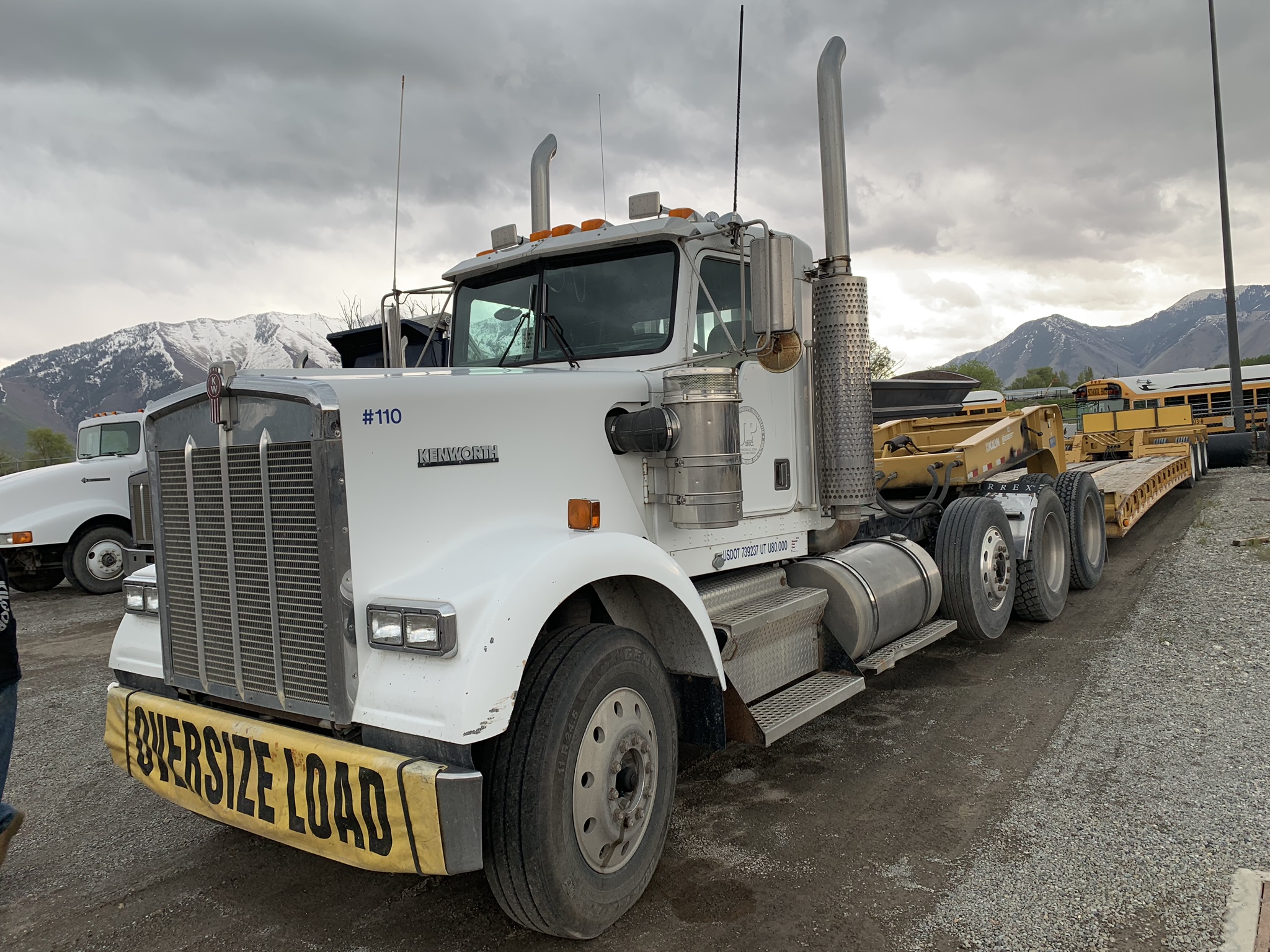 W900B DAY CAB & 50 TON GOOSE NECK TRAILER SET - Dogface Heavy Equipment ...