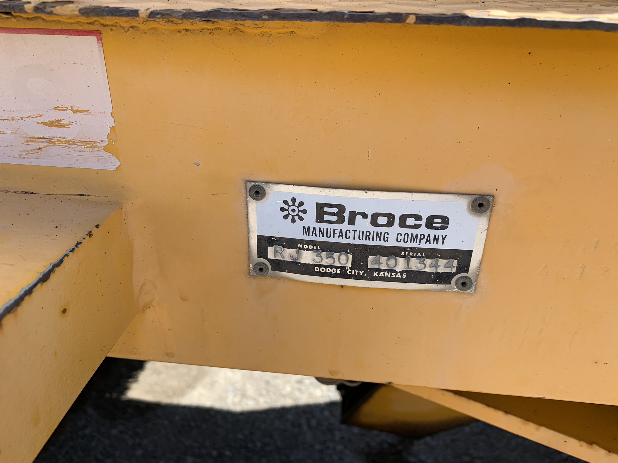 RJ350 ENCLOSED SWEEPER BROOM - Dogface Heavy Equipment Sales