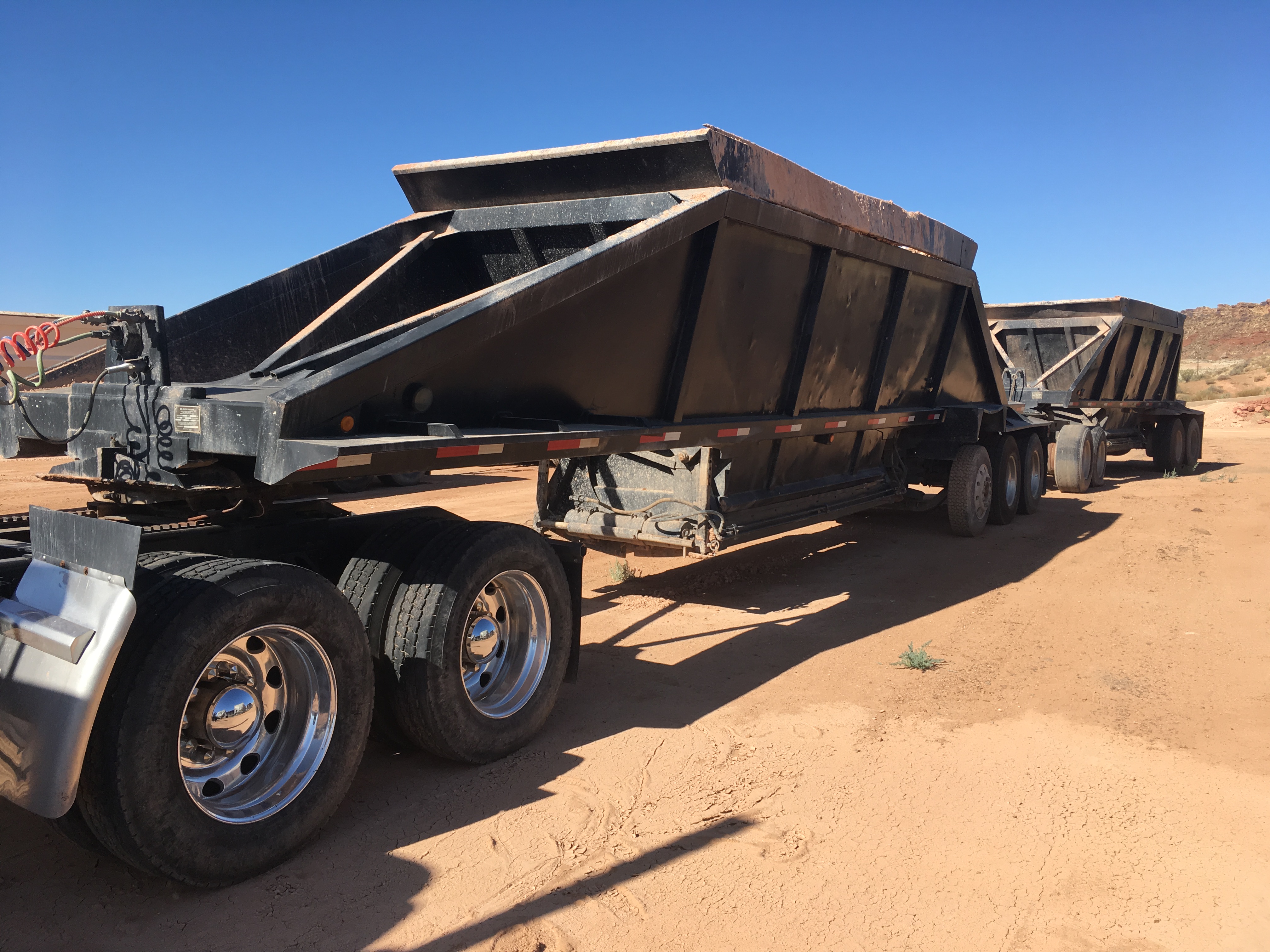 Belly dump Main And Pups - Dogface Heavy Equipment Sales : Dogface ...