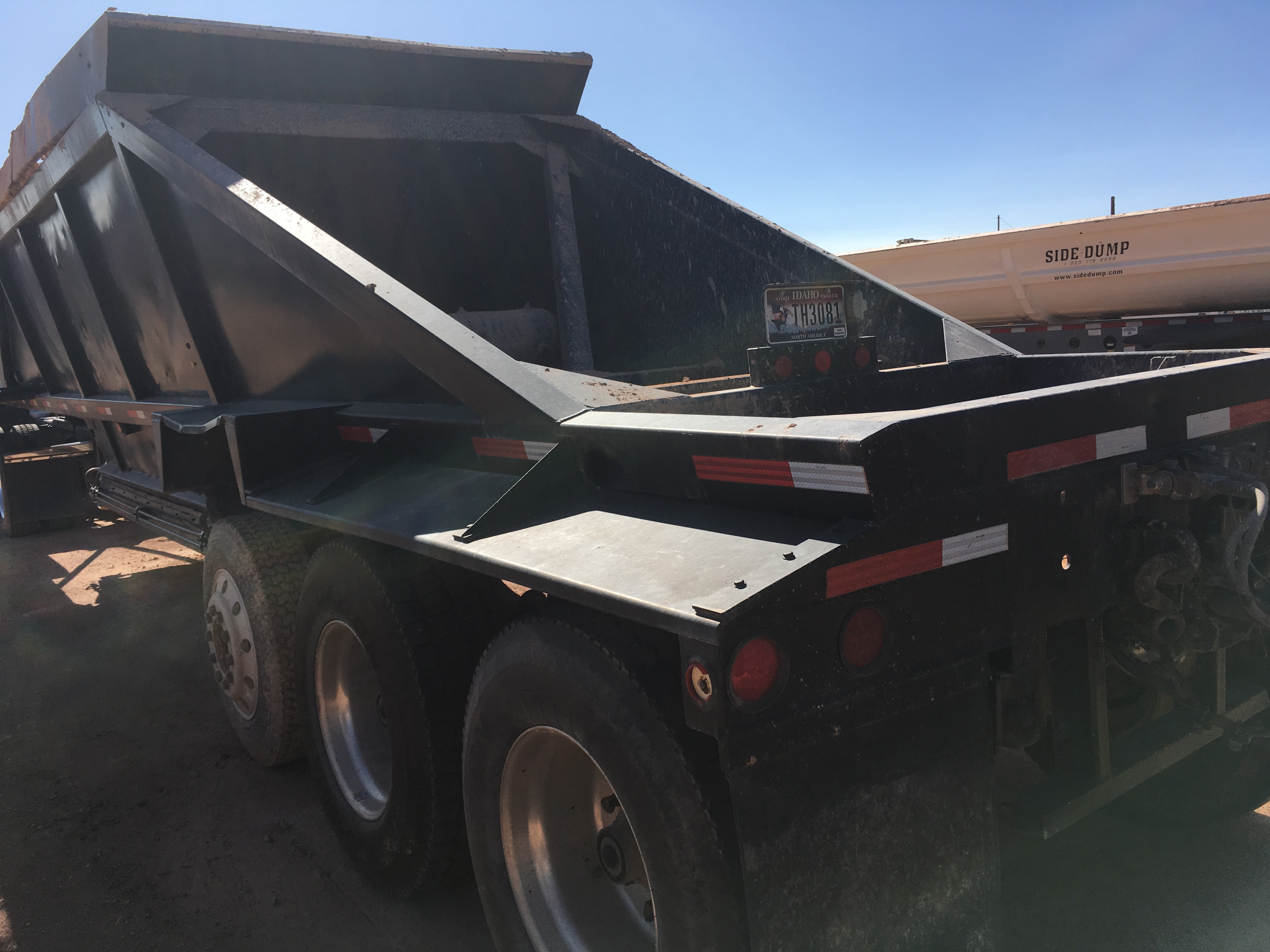 Belly dump Main And Pups - Dogface Heavy Equipment Sales : Dogface ...