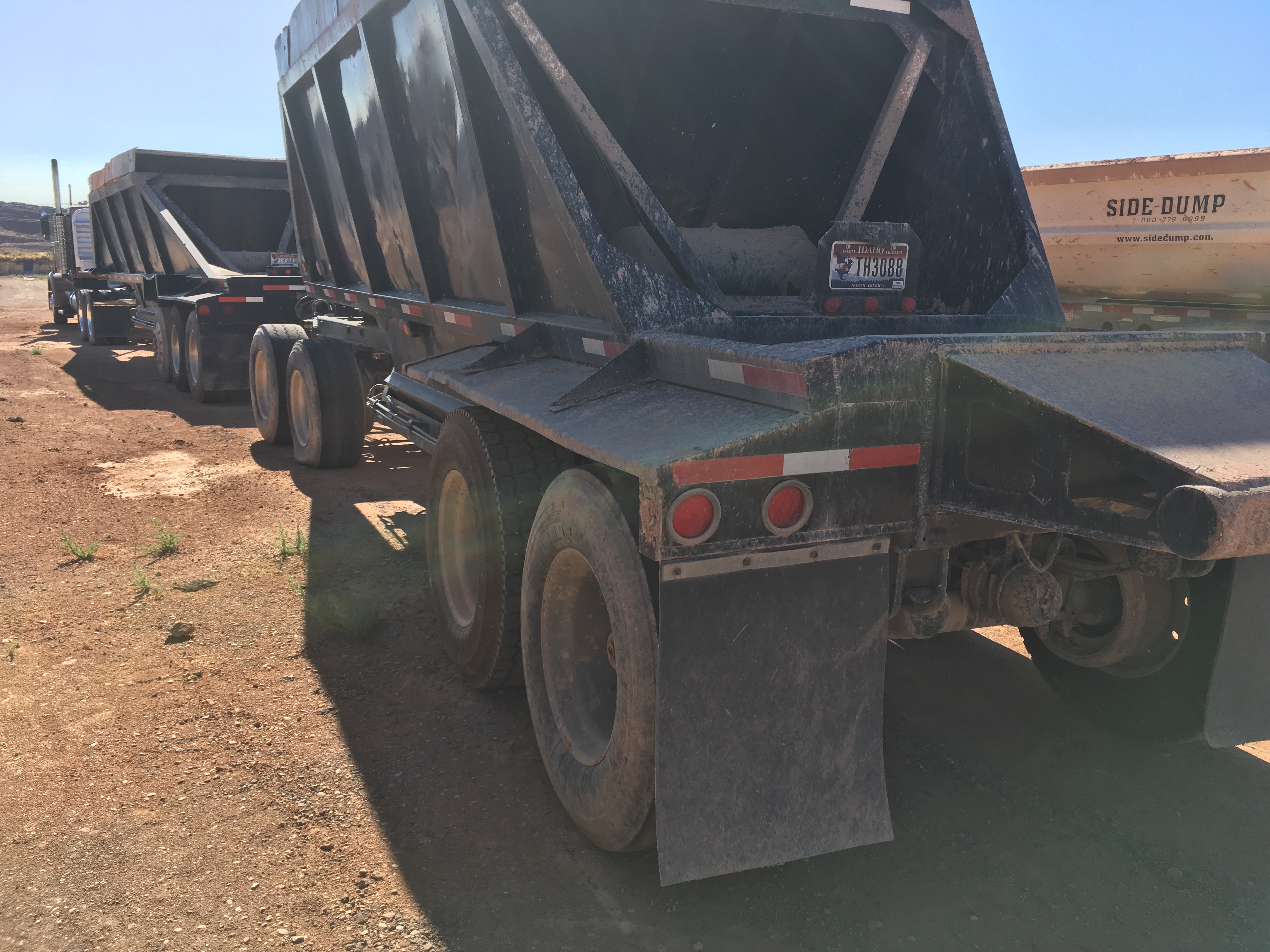 Belly dump Main And Pups - Dogface Heavy Equipment Sales : Dogface ...