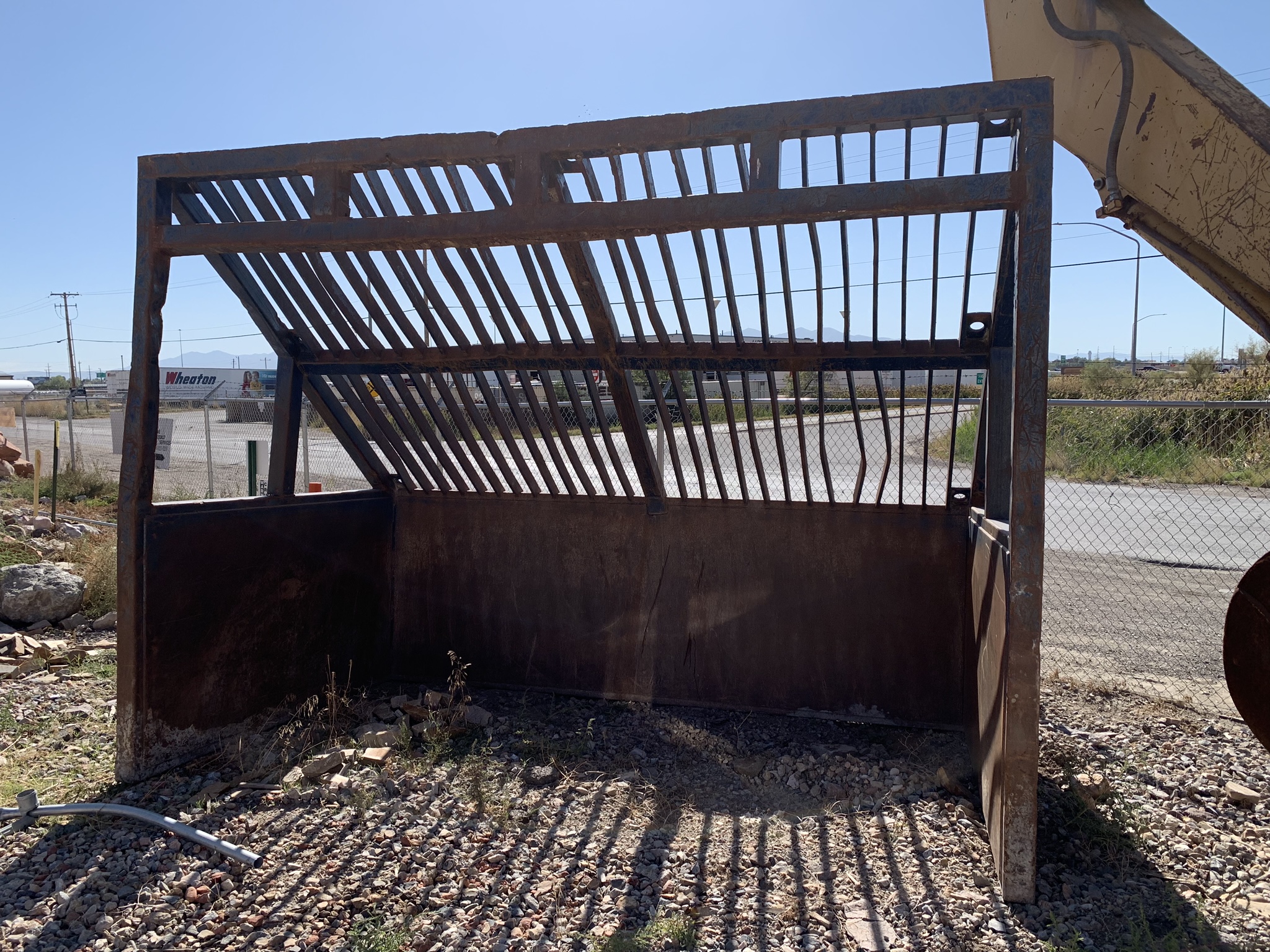 GRIZZLY PORTABLE SCREEN - Dogface Heavy Equipment Sales