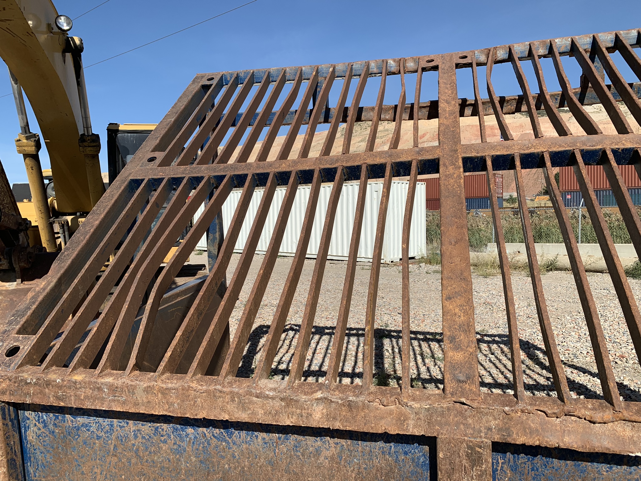 GRIZZLY PORTABLE SCREEN - Dogface Heavy Equipment Sales