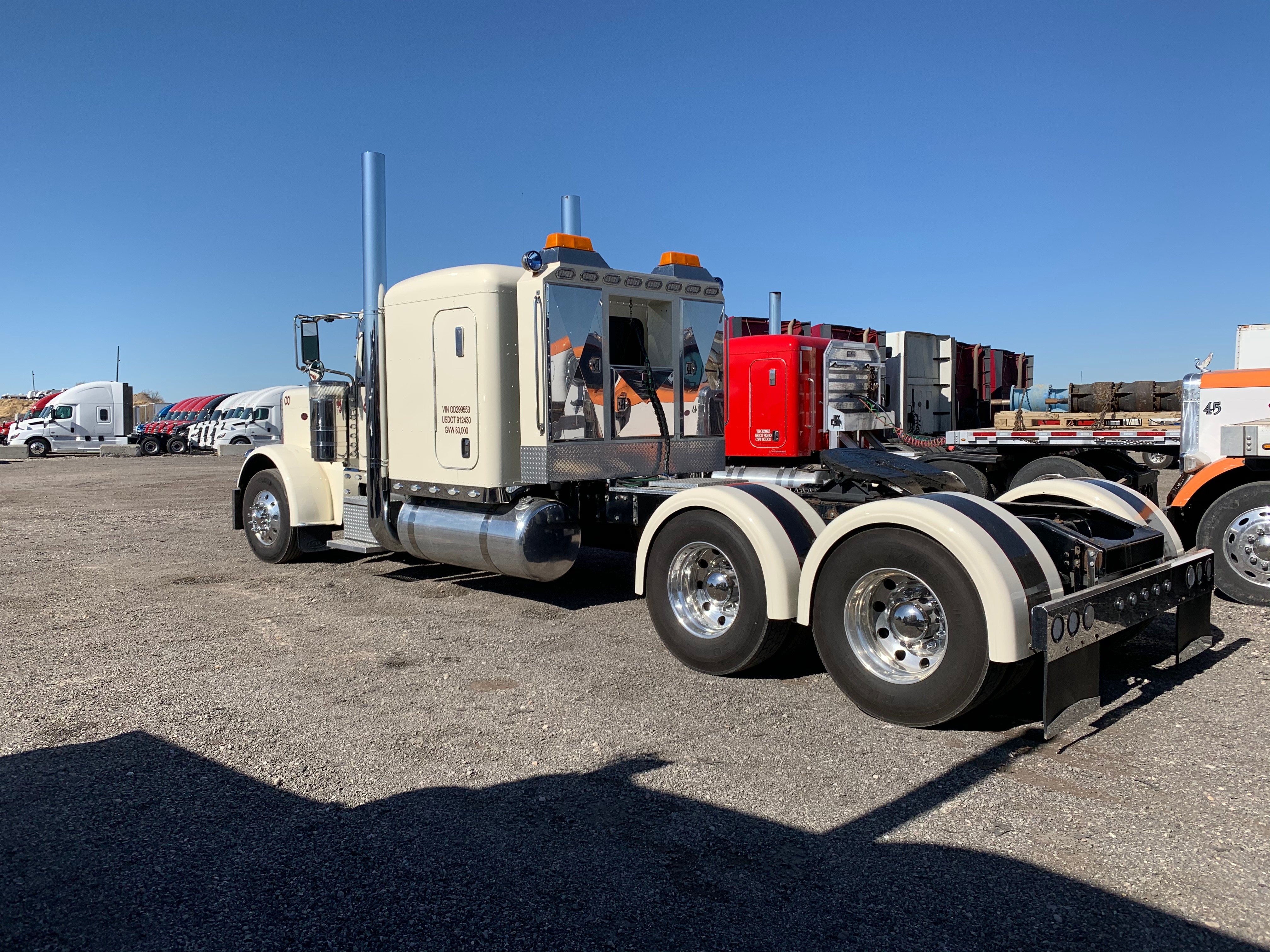 389 72" GLIDER SLEEPER TRUCK - Dogface Heavy Equipment Sales : Dogface ...