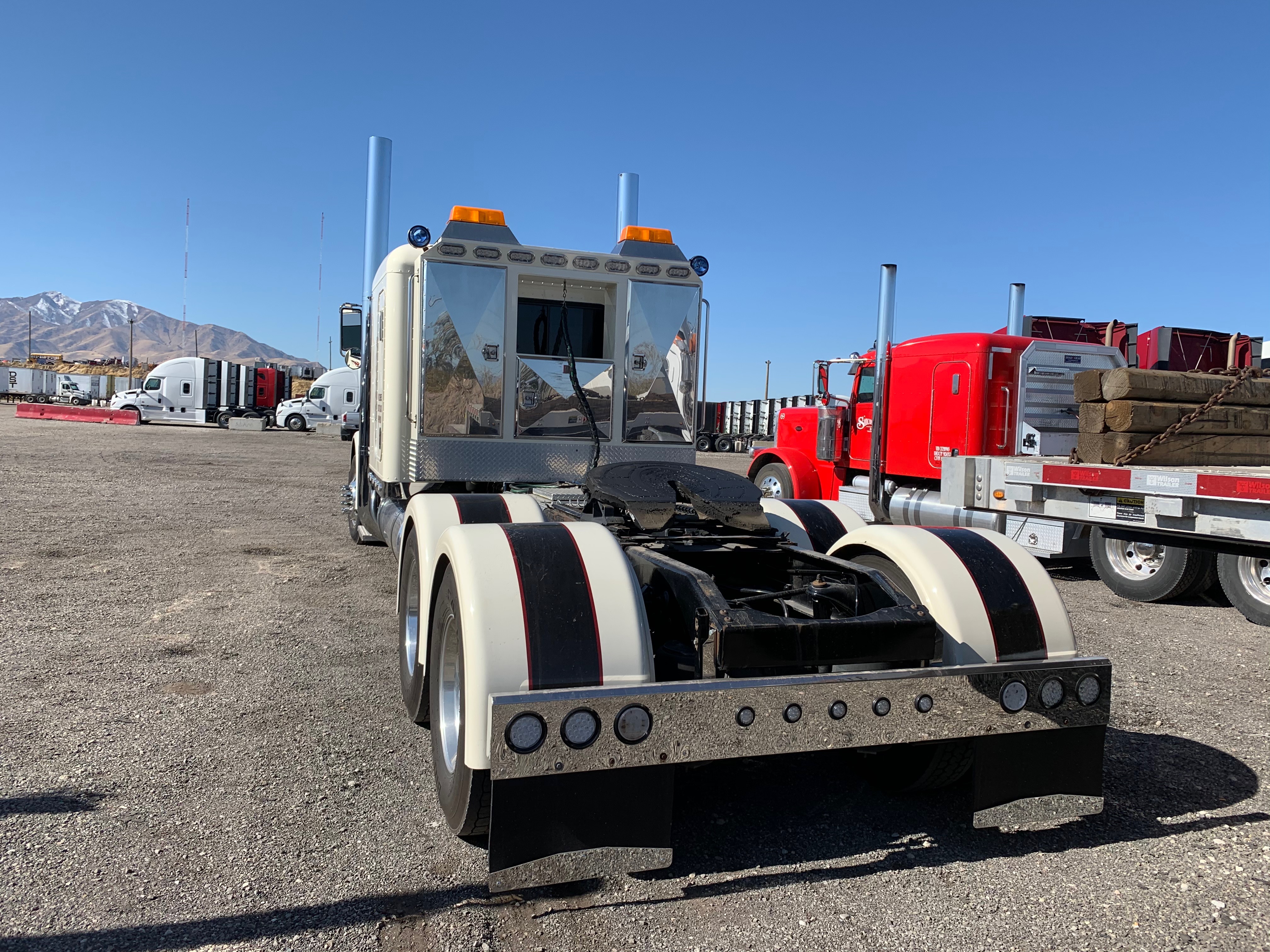 389 72" GLIDER SLEEPER TRUCK - Dogface Heavy Equipment Sales : Dogface ...