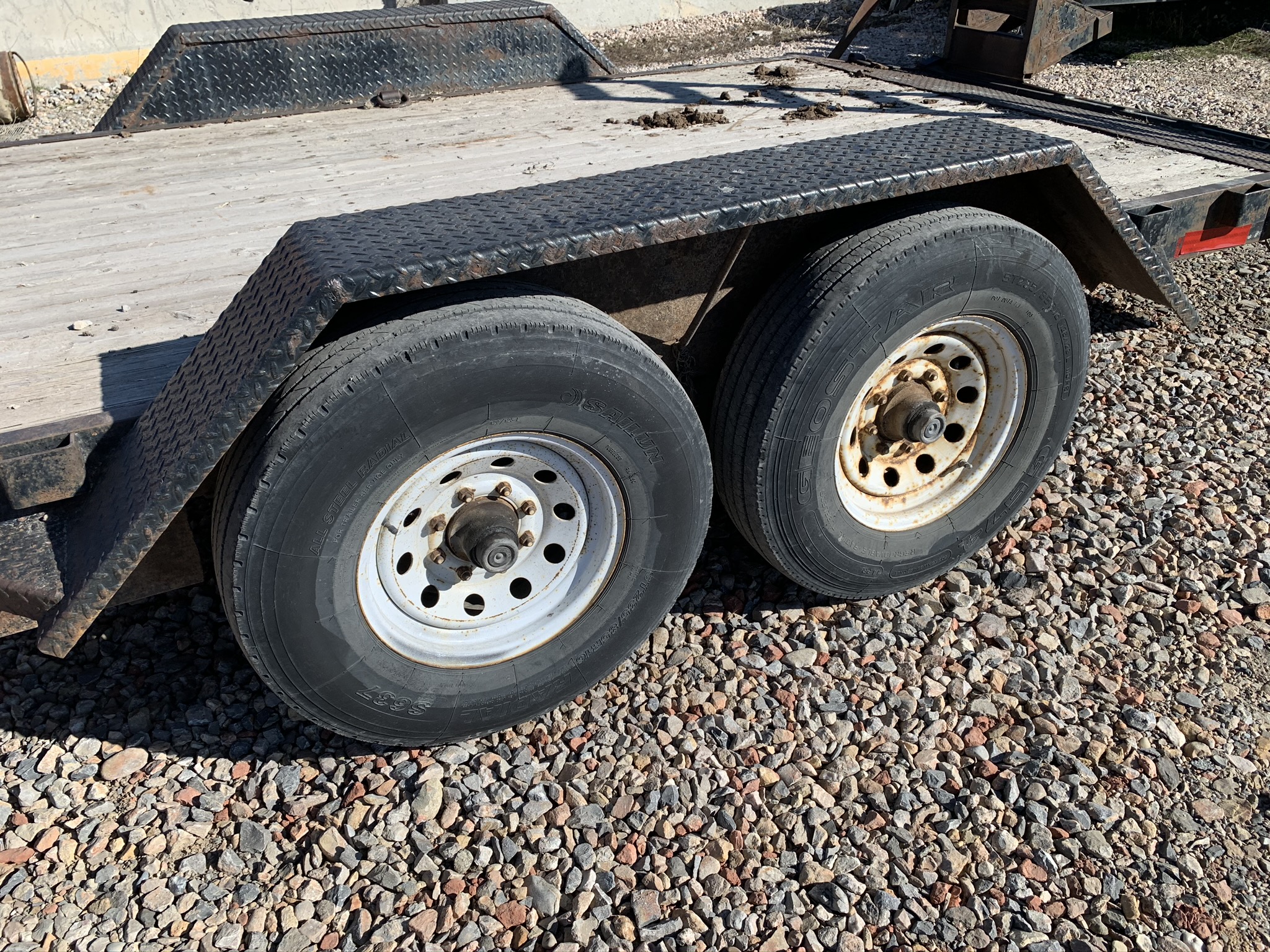 3.12000 POUND BEAVER TAIL TRAILER - Dogface Heavy Equipment Sales ...