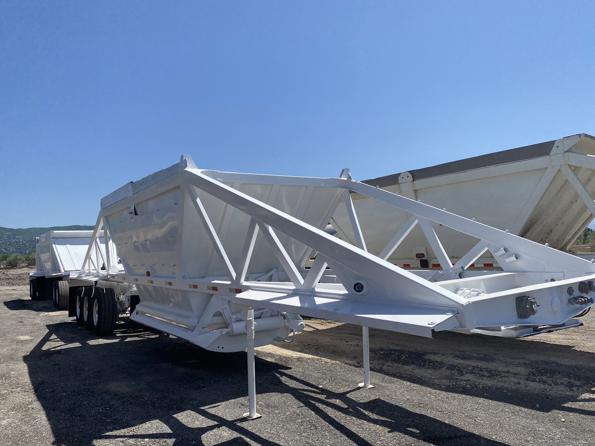 BELLY DUMP TRAILER SET - Dogface Heavy Equipment Sales