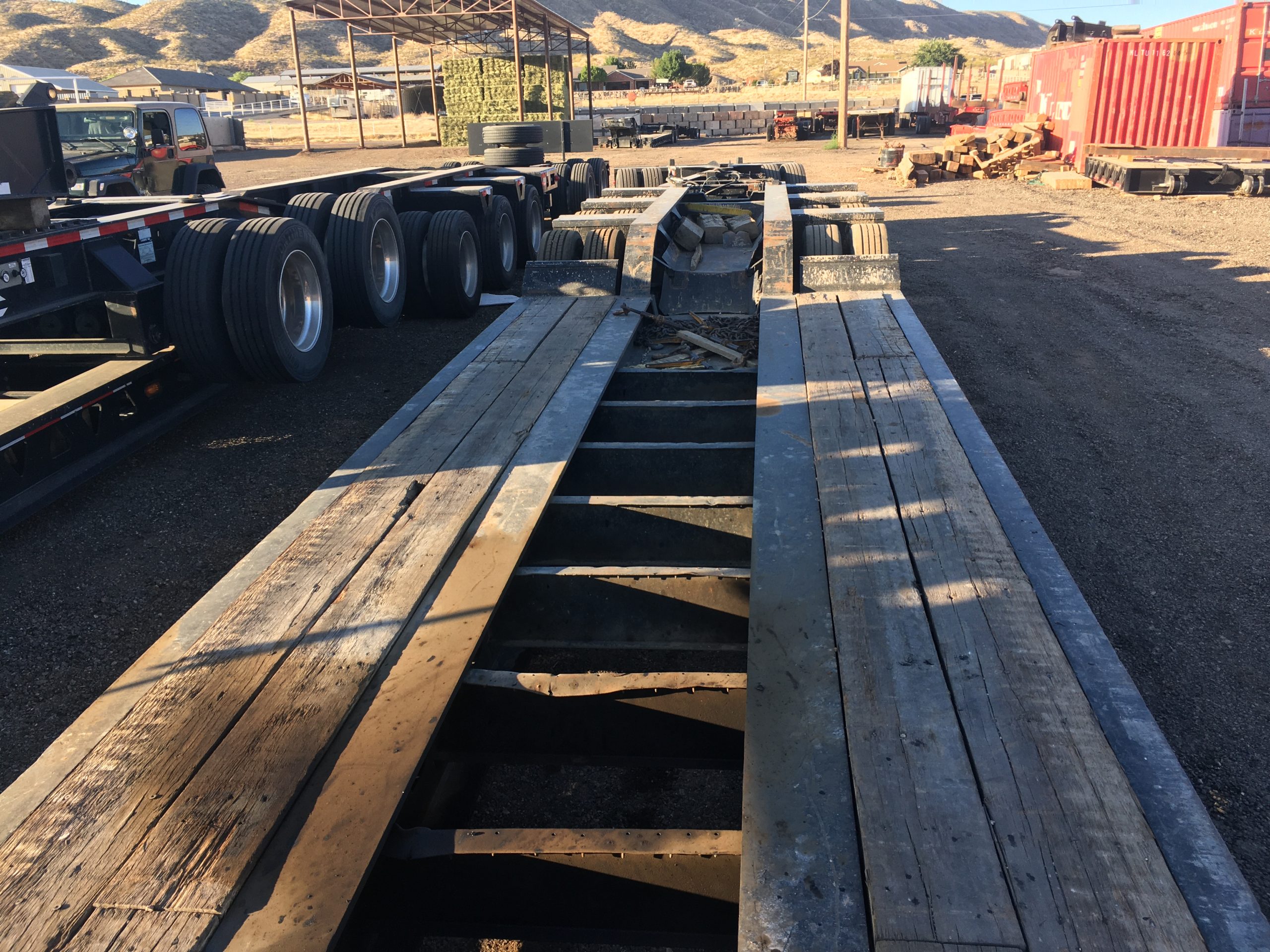 HDG-533 Transport Trailer 3 + 1 Axles - Dogface Heavy Equipment Sales