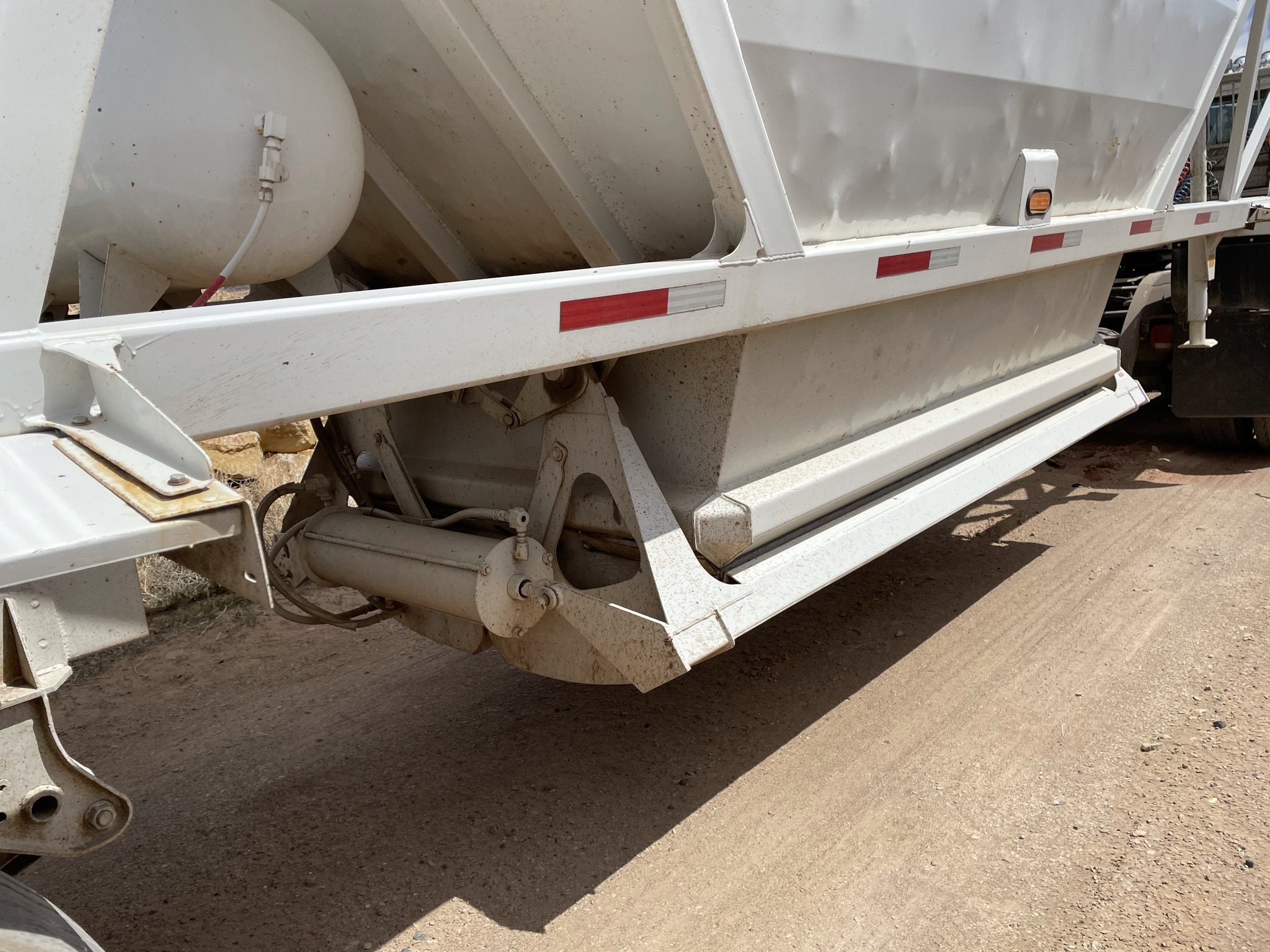 Belly Dump Set - Dogface Heavy Equipment Sales