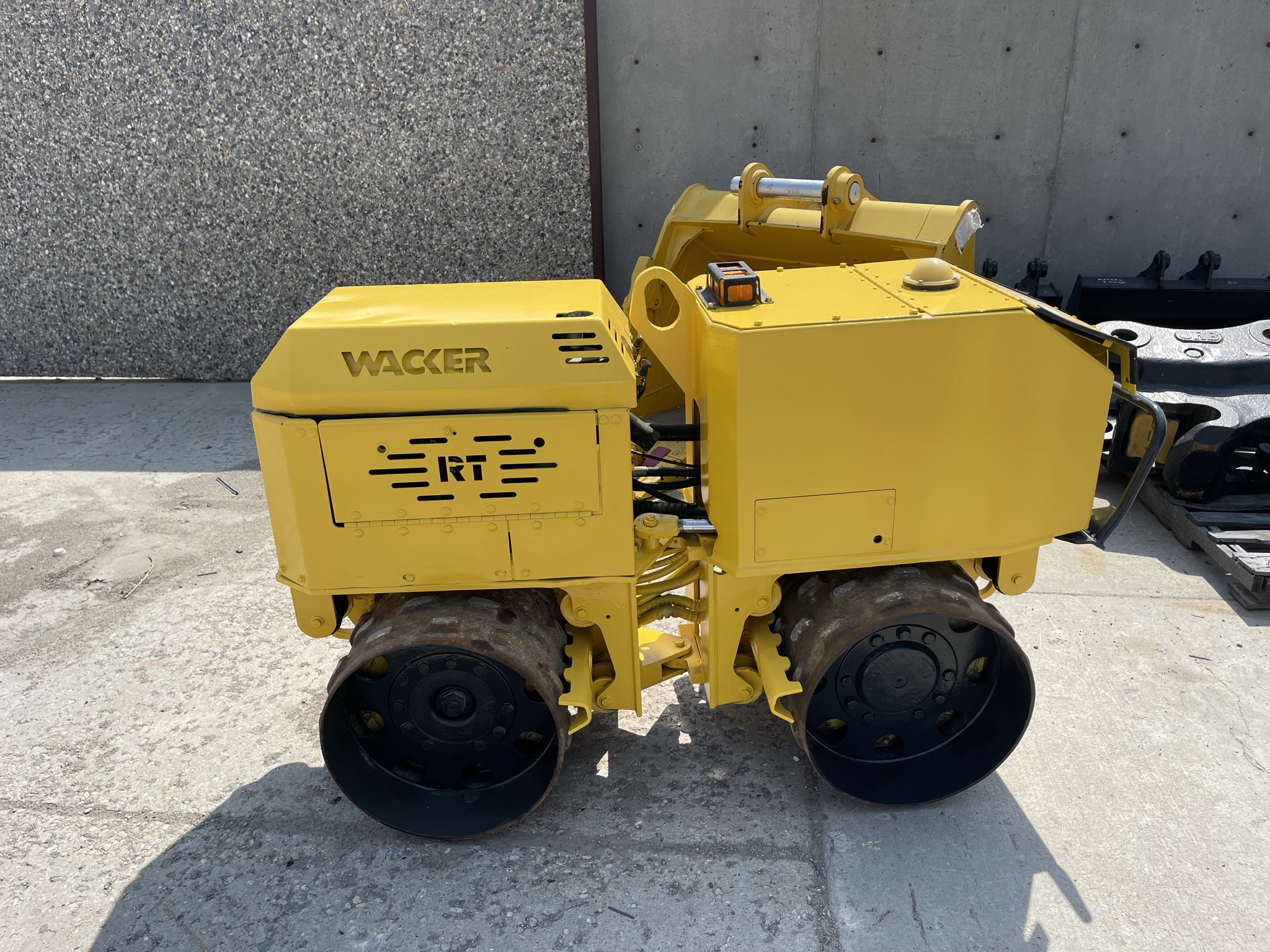 RT820 WALKBEHIND COMPACTOR - Dogface Heavy Equipment Sales