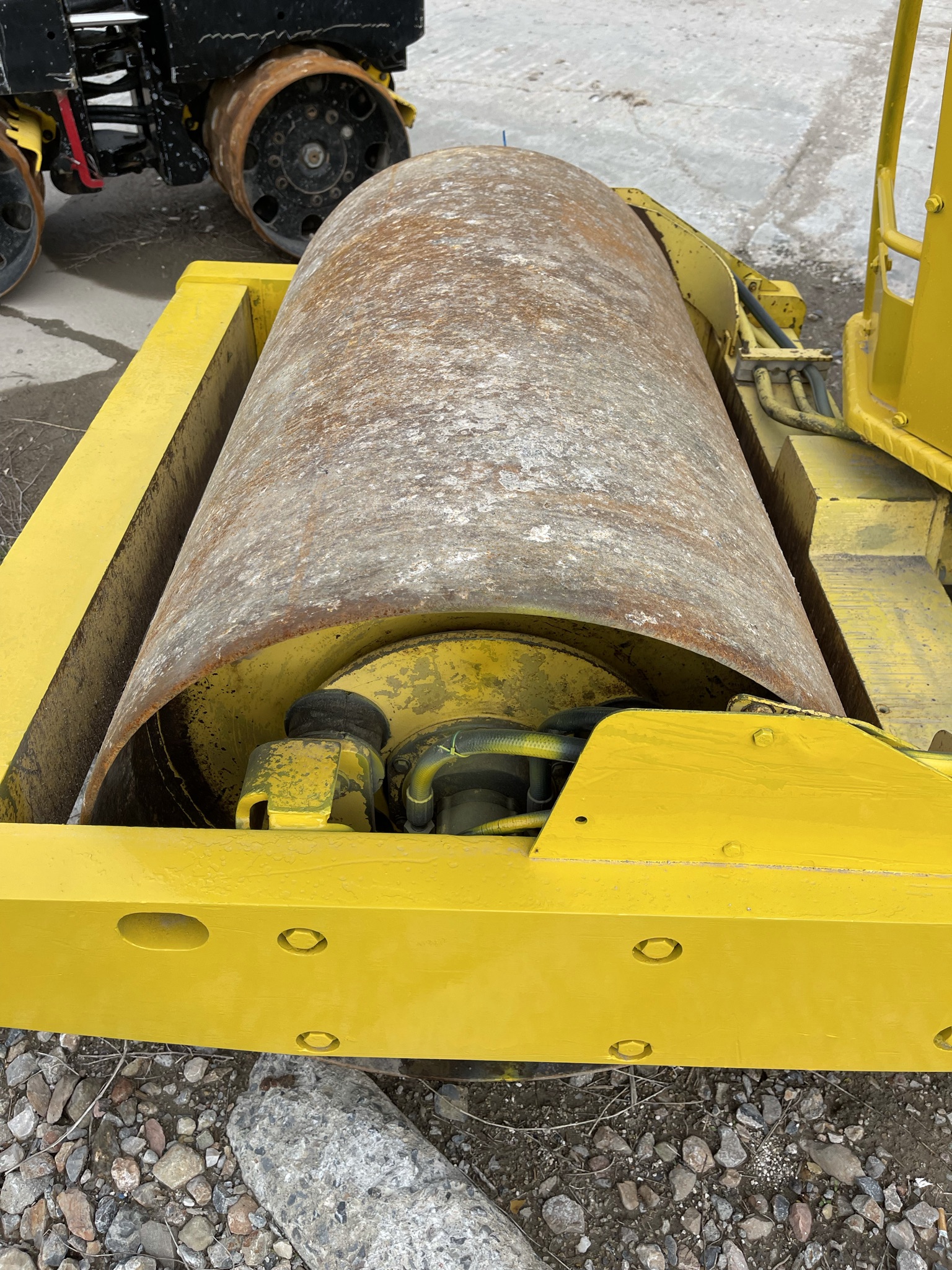 124D 48″ SMOOTH DRUM ROLLER – Dogface Heavy Equipment Sales
