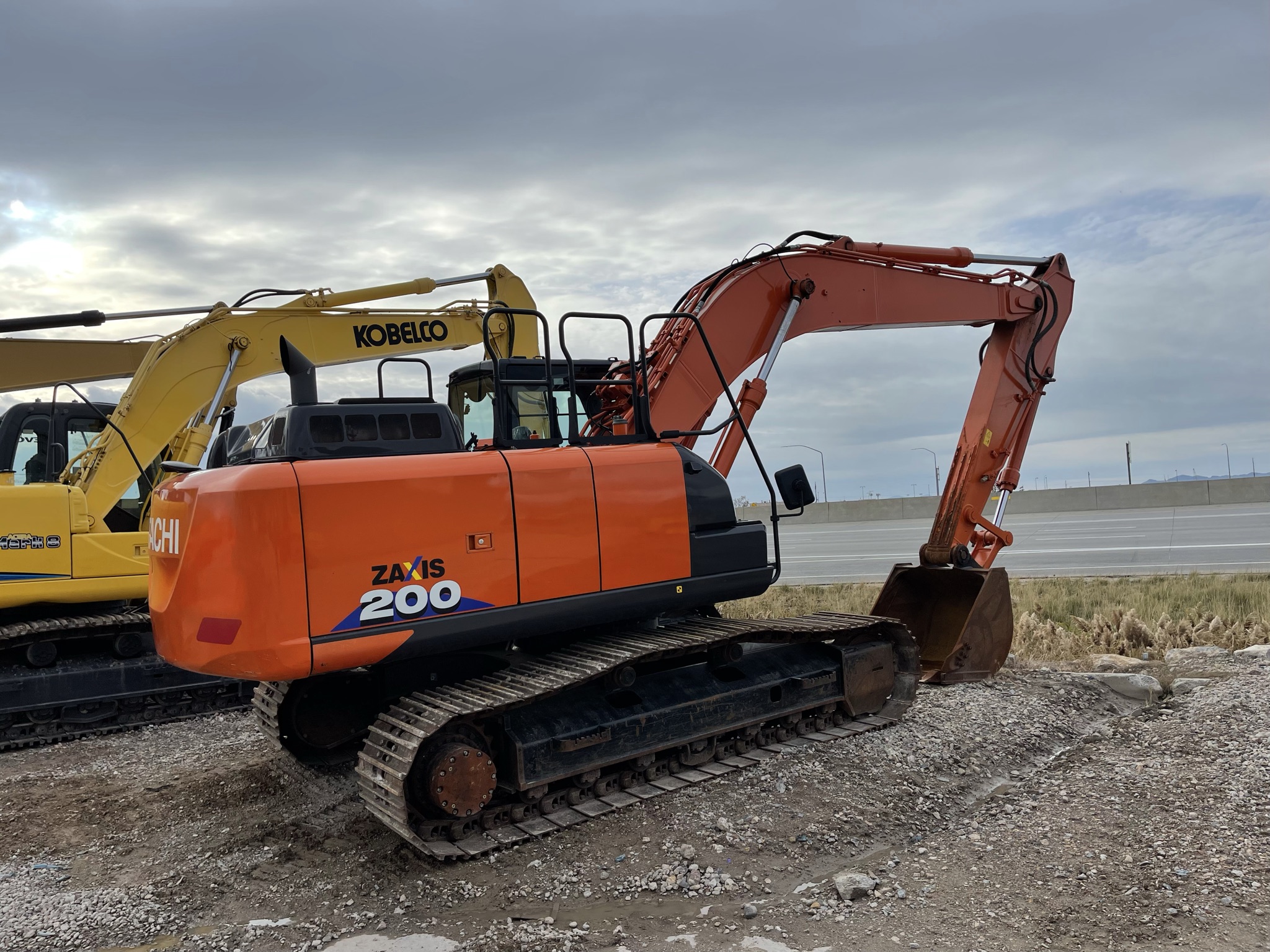ZAXIS 200 EXCAVATOR - Dogface Heavy Equipment Sales
