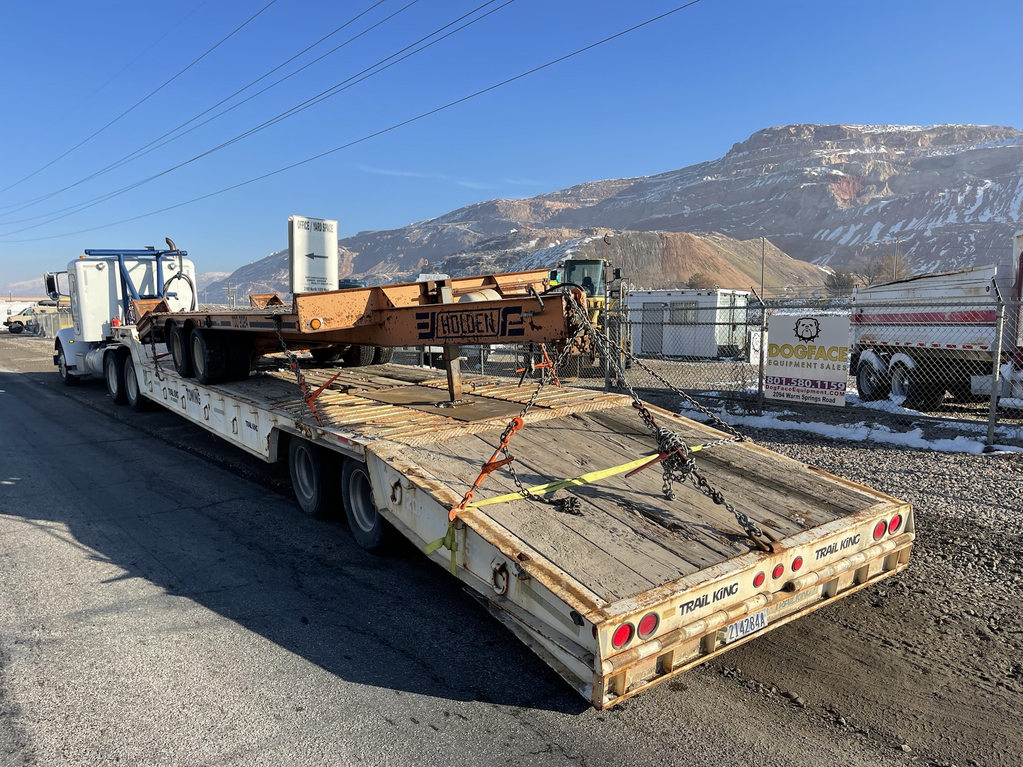 20 Ton Backhoe Beaver Tail Trailer - Dogface Heavy Equipment Sales