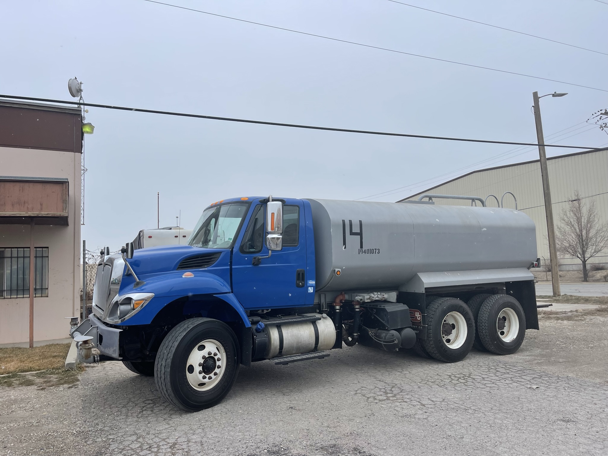 7400 SBA 6X4 4000 GALLON WATER TRUCK - Dogface Heavy Equipment Sales : Dogface Heavy Equipment Sales