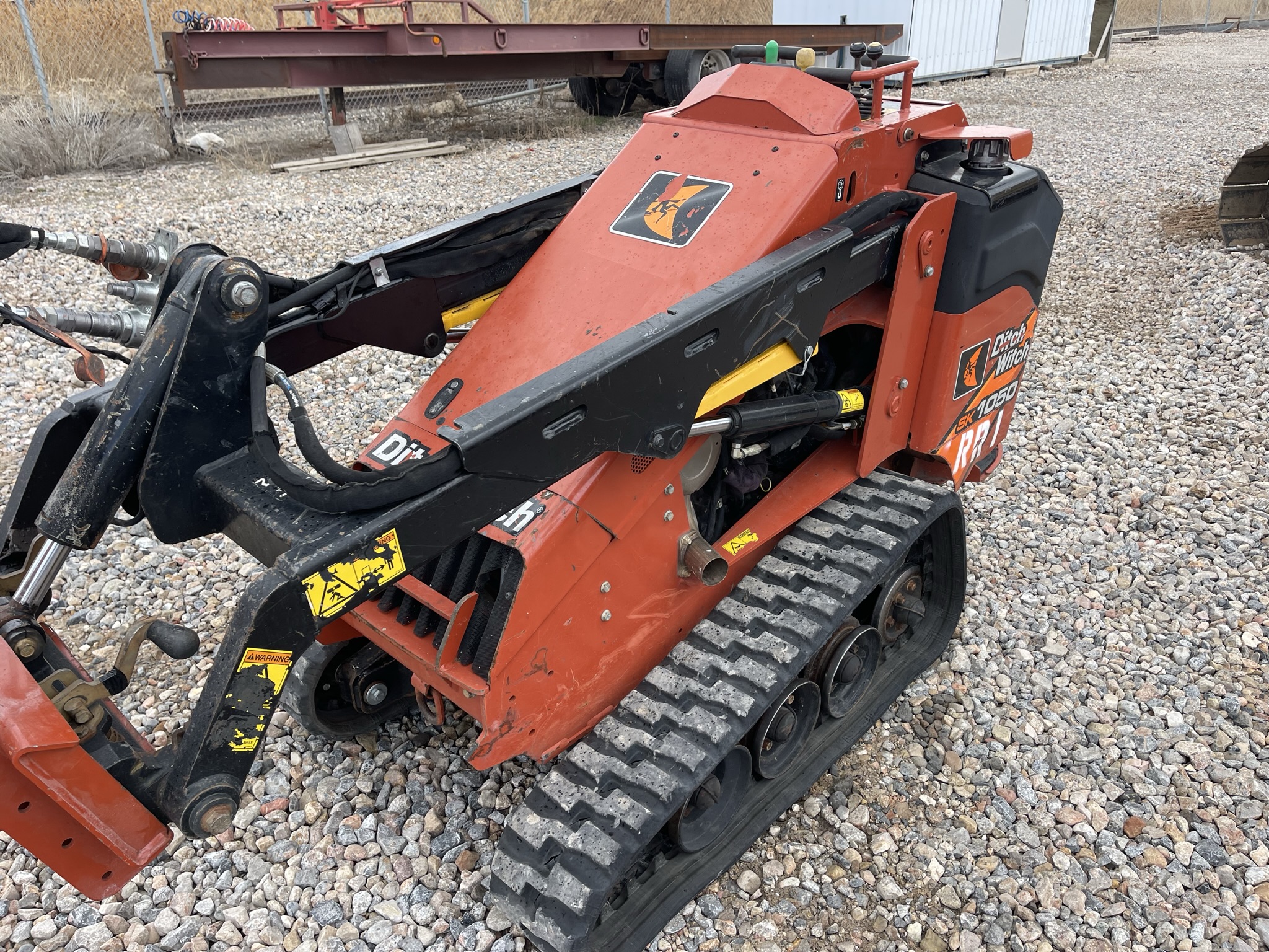 SK1050 RIDE ON TRAC MACHINE - Dogface Heavy Equipment Sales