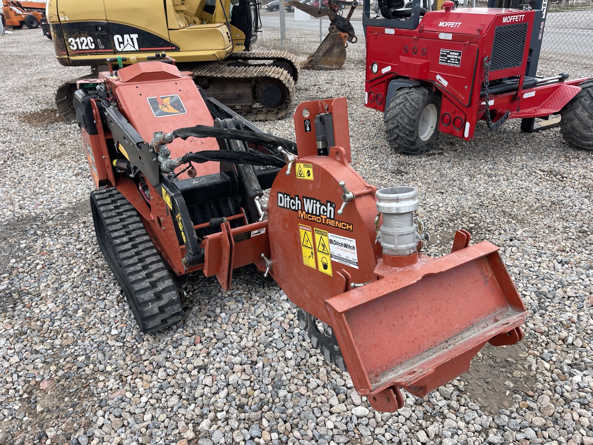 SK1050 RIDE ON TRAC MACHINE - Dogface Heavy Equipment Sales