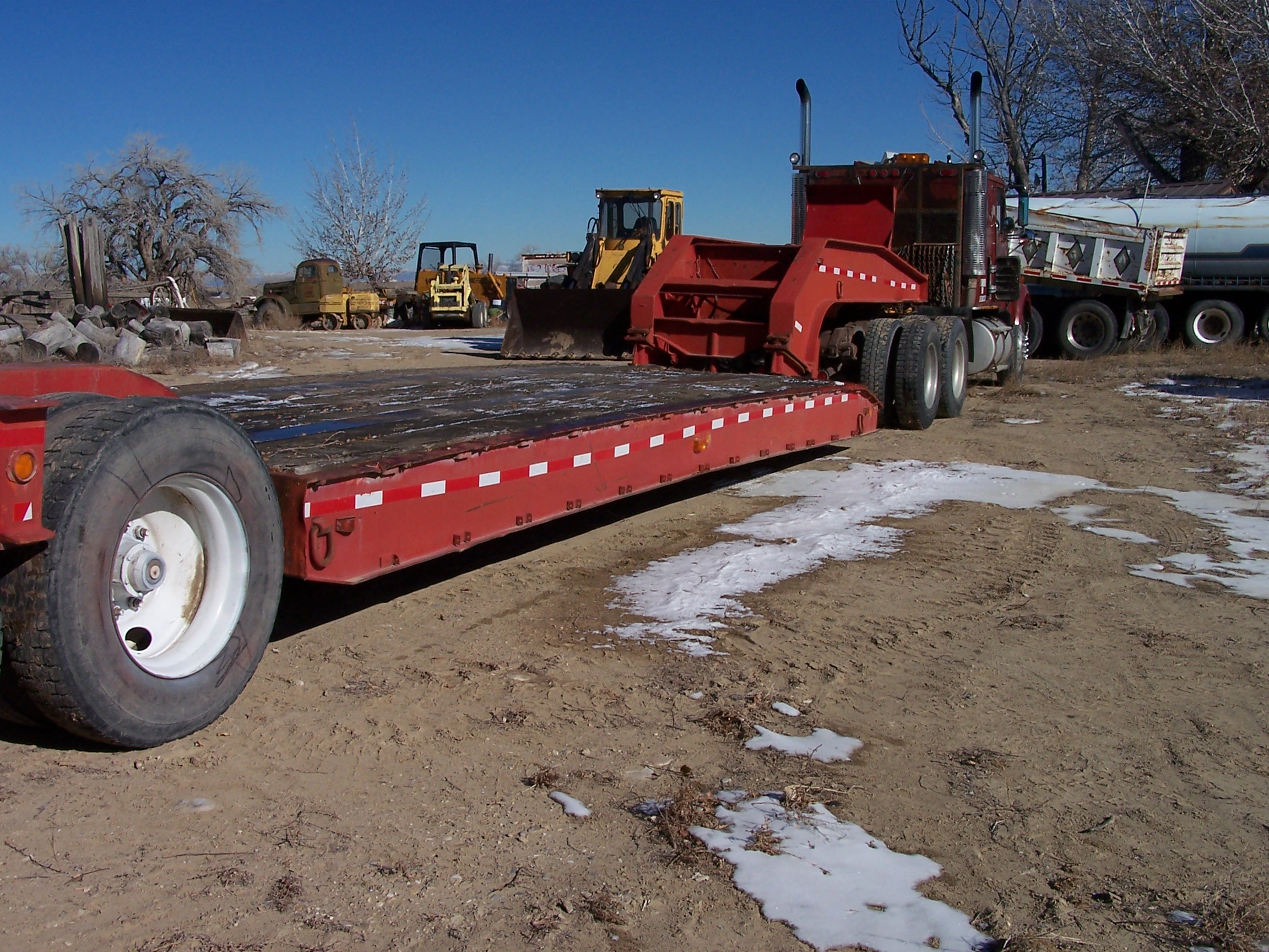 75 TON GOOSENECK TRAILER - Dogface Heavy Equipment Sales