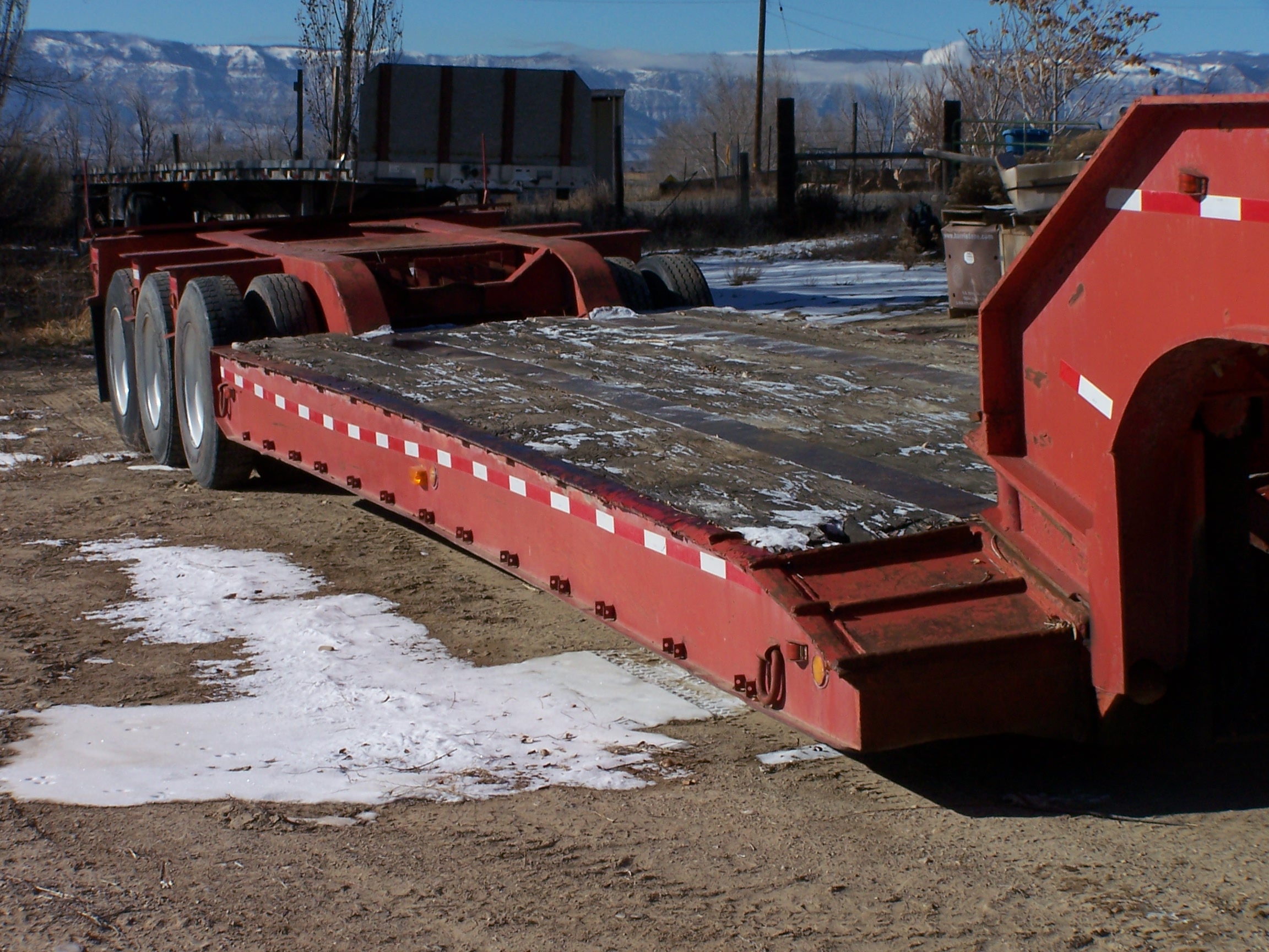 75 TON GOOSENECK TRAILER - Dogface Heavy Equipment Sales