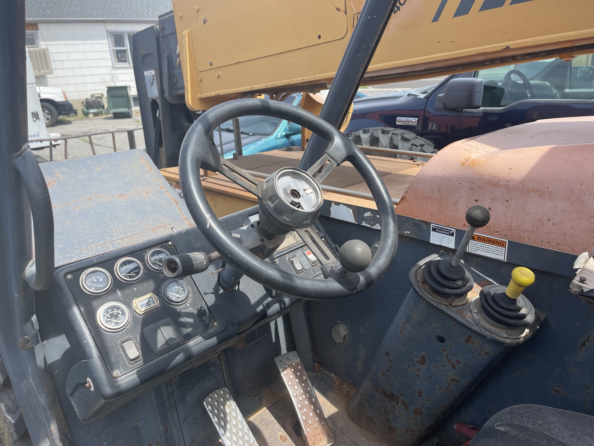 686G 6000 RT FORKLIFT - Dogface Heavy Equipment Sales