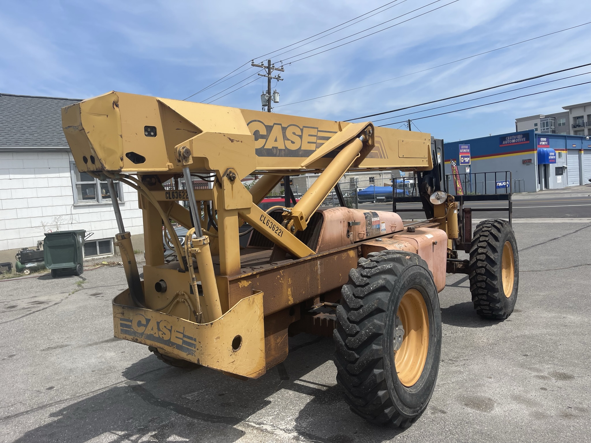 686G 6000 RT FORKLIFT - Dogface Heavy Equipment Sales