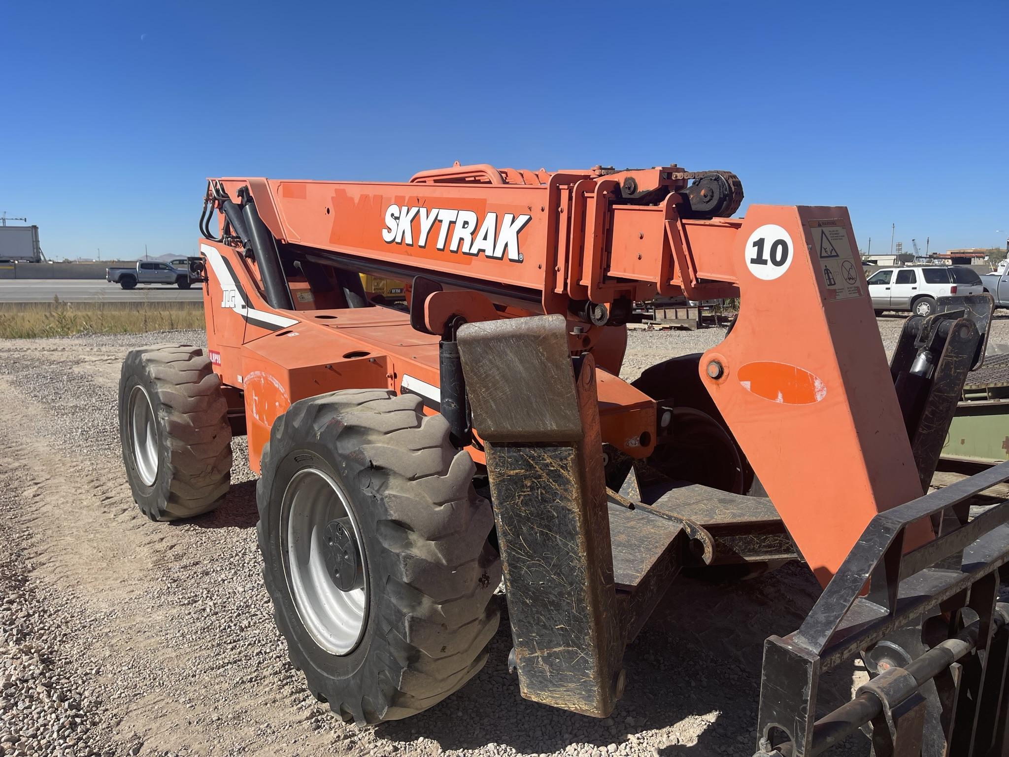 10054 RT 10,000 POUND TELEHANDLER FORKLIFT - Dogface Heavy Equipment Sales