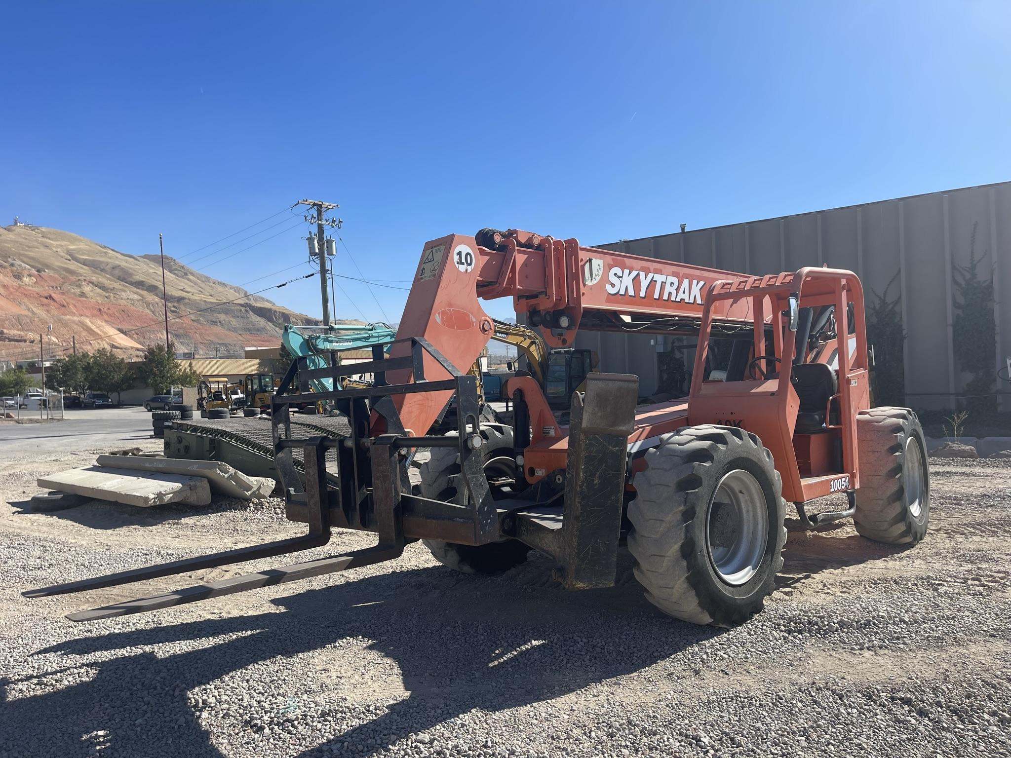 10054 RT 10,000 POUND TELEHANDLER FORKLIFT - Dogface Heavy Equipment Sales