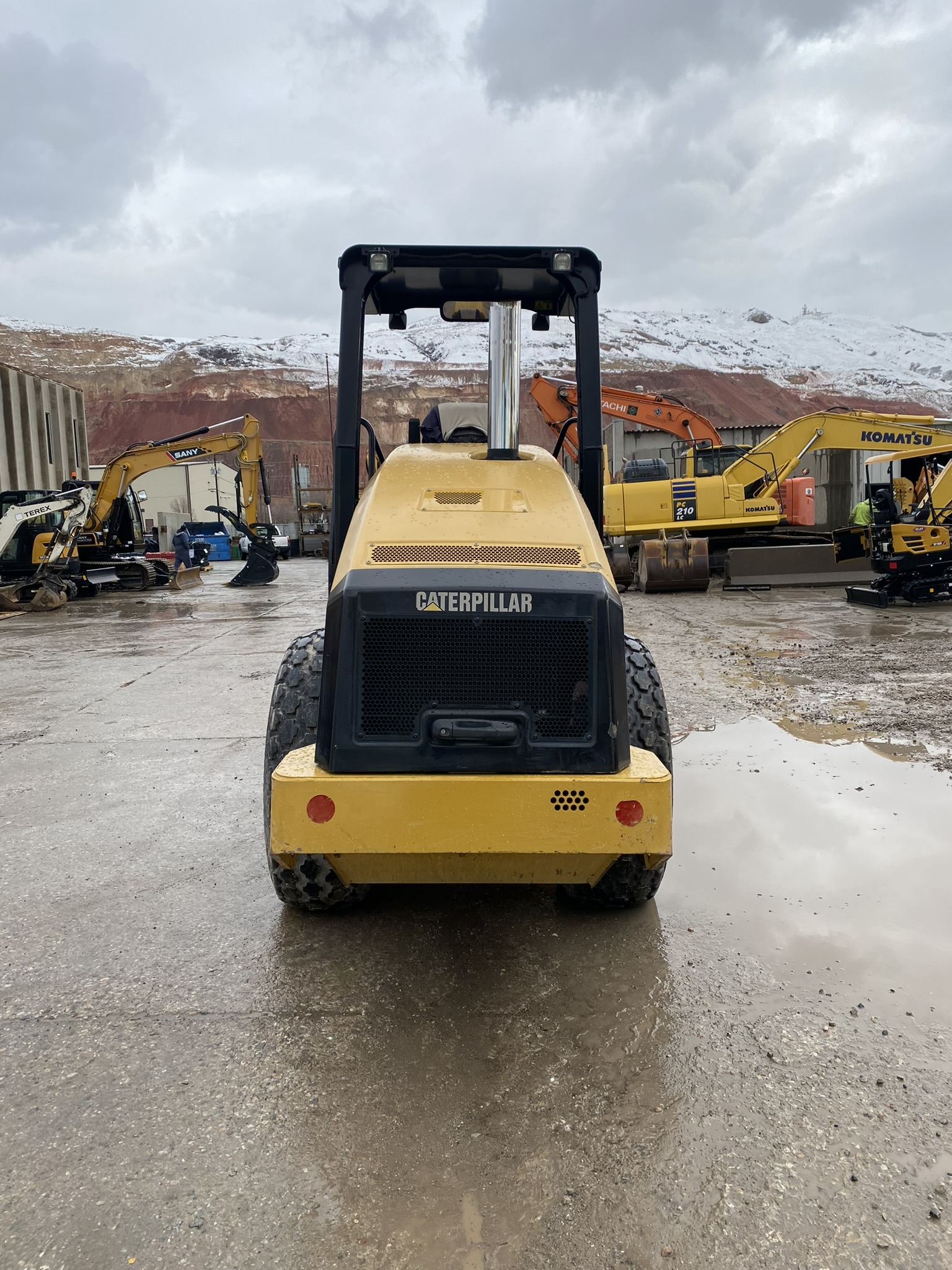 CS44 66" SMOOTH DRUM COMPACTOR - Dogface Heavy Equipment Sales