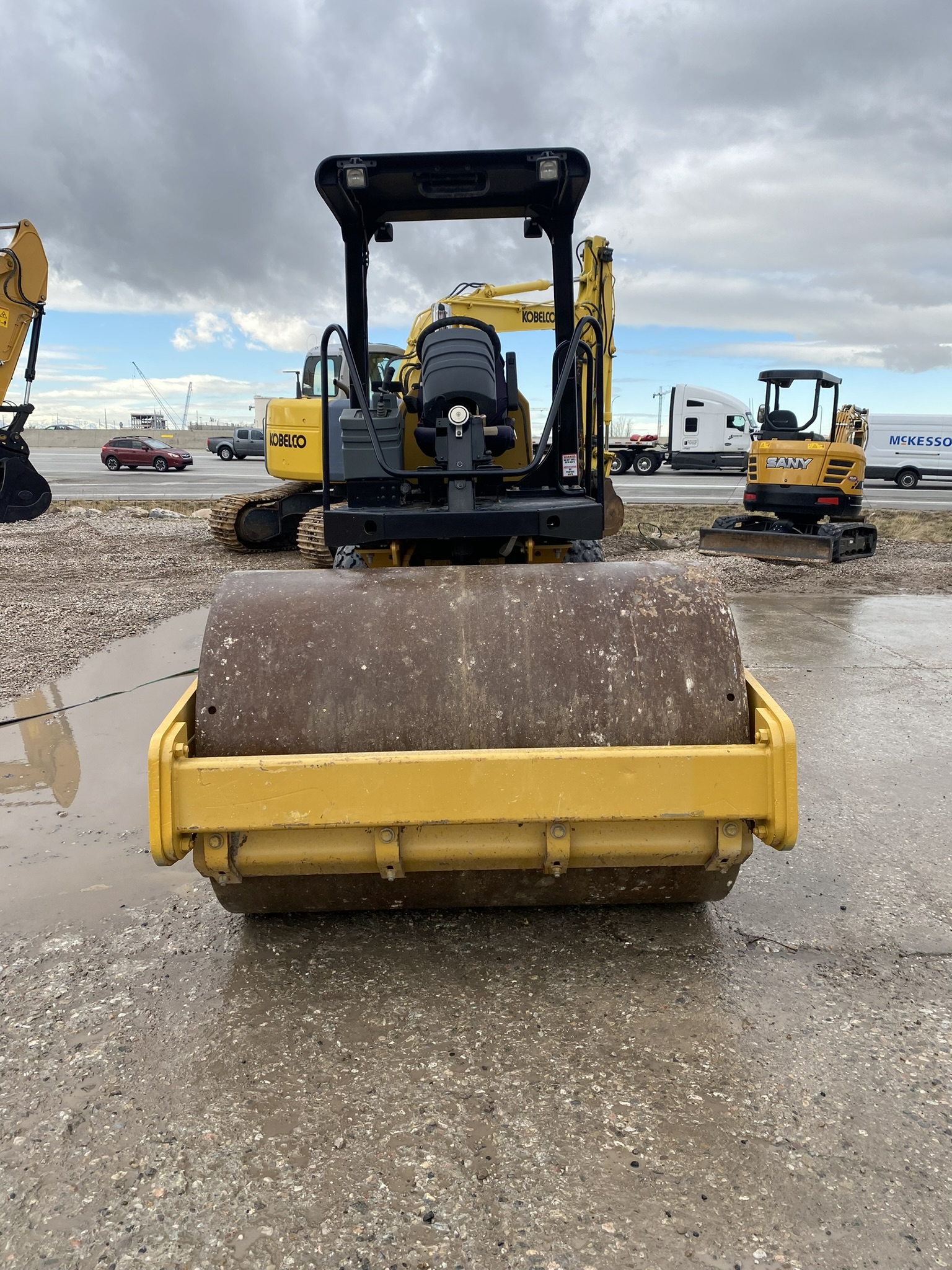 CS44 66" SMOOTH DRUM COMPACTOR - Dogface Heavy Equipment Sales