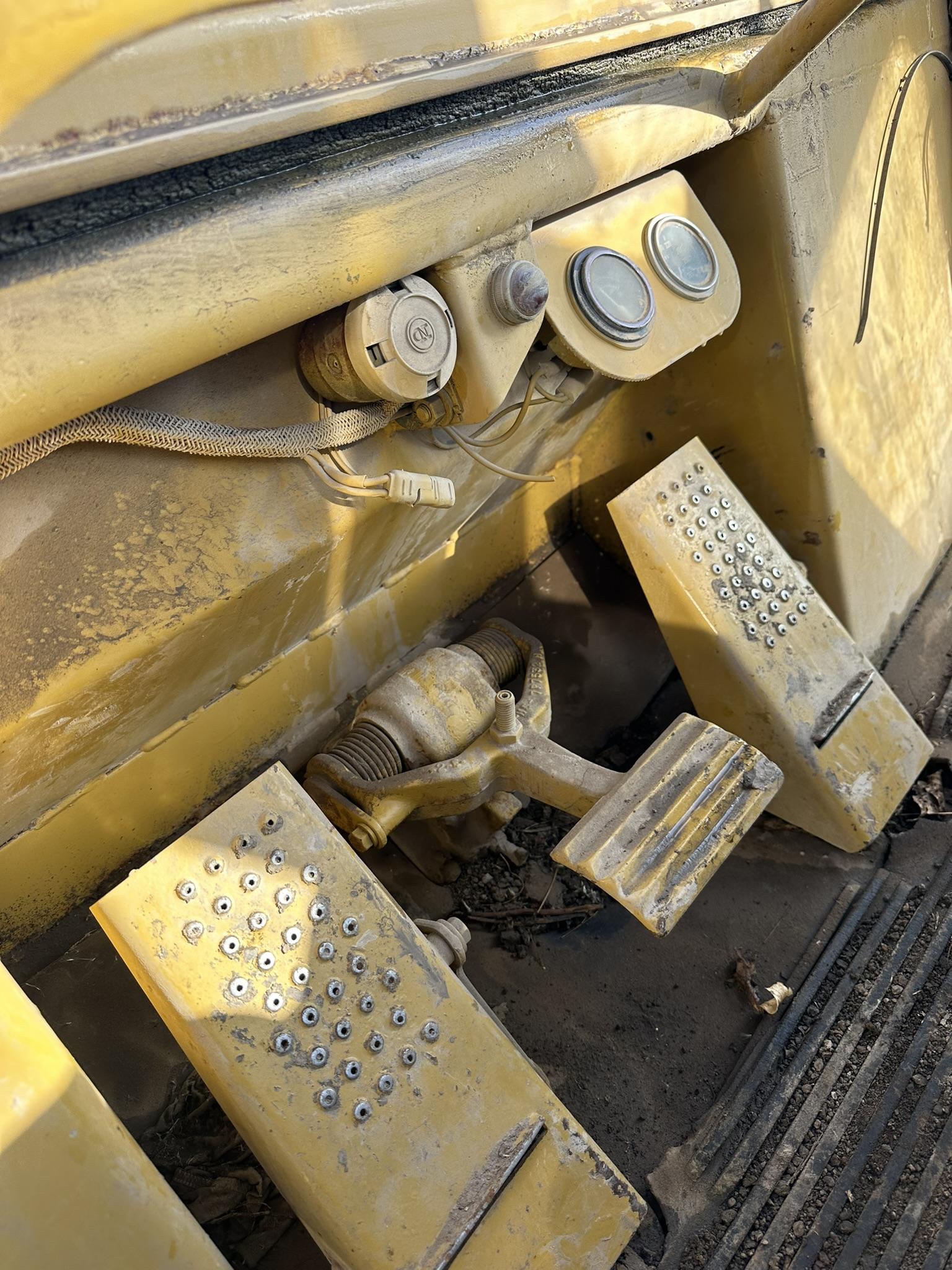 963 TRAC LOADER - Dogface Heavy Equipment Sales