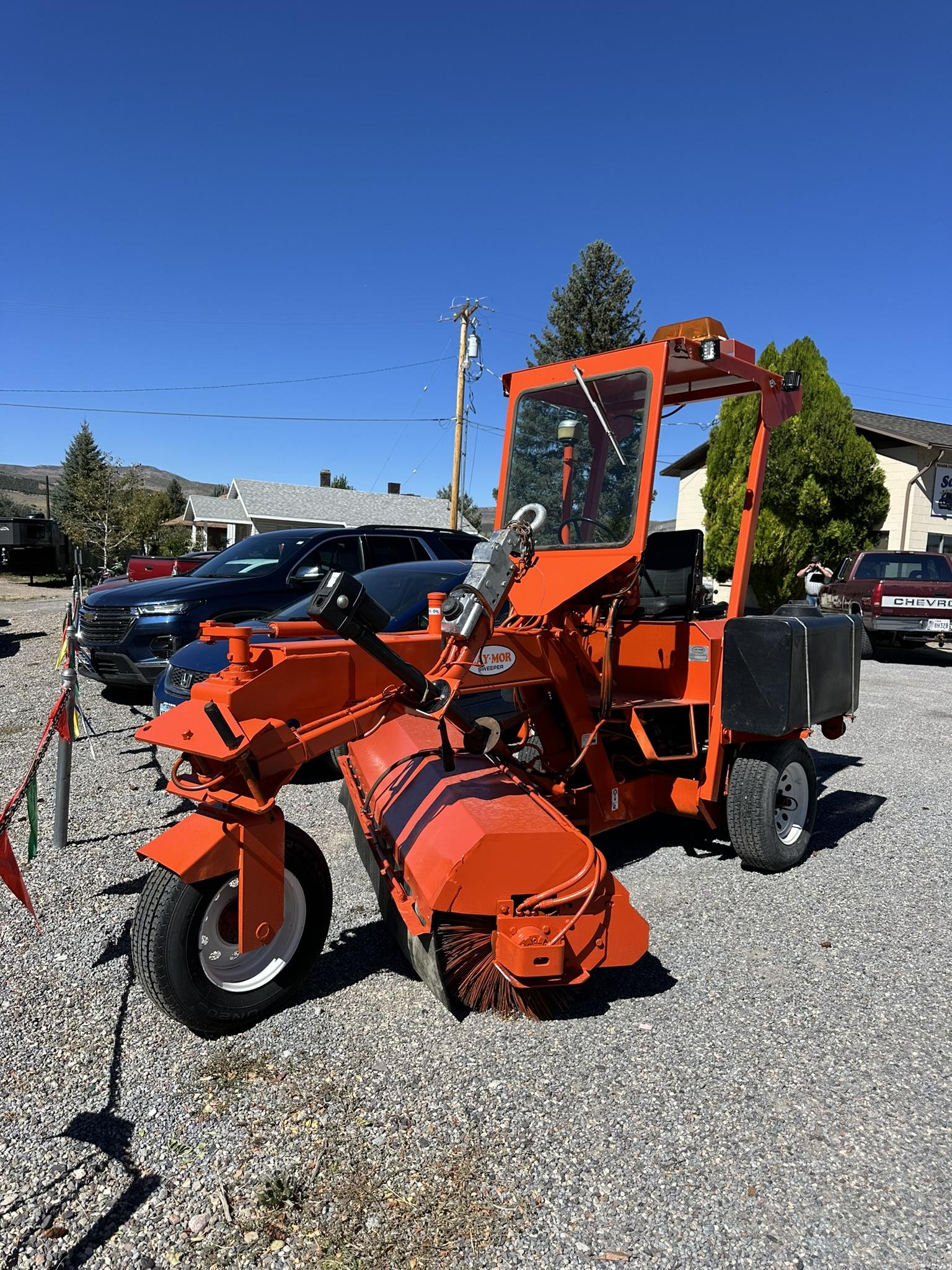 8B 3 WHEEL SWEEPER - Dogface Heavy Equipment Sales : Dogface Heavy ...