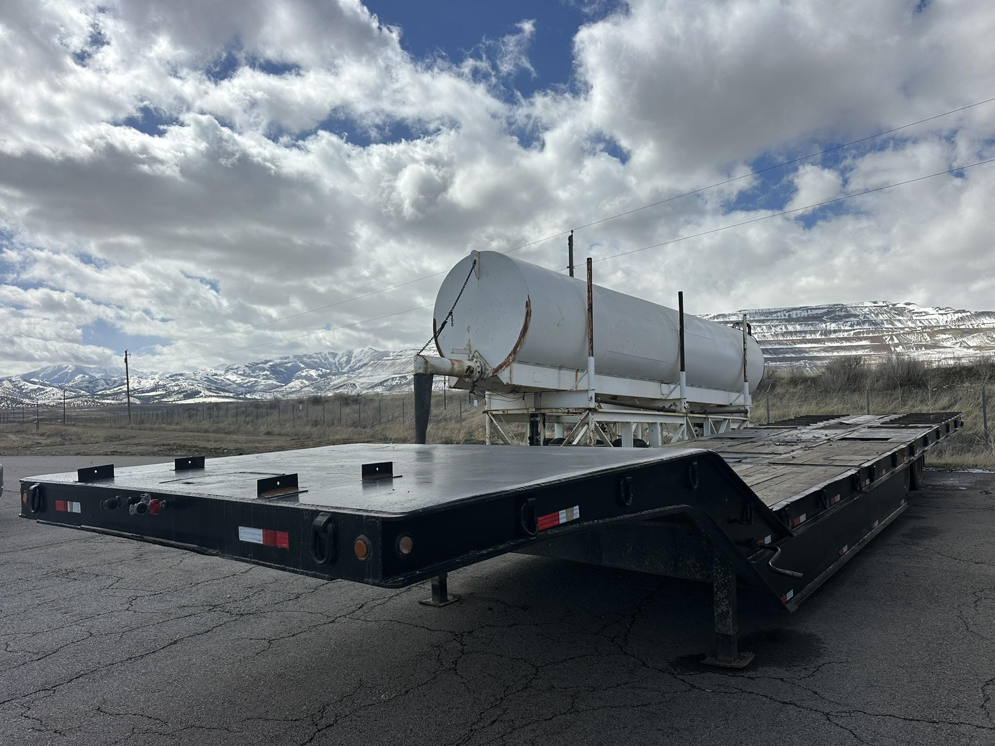 40 TON CLASSIC TILT DECK TRAILER - Dogface Heavy Equipment Sales ...